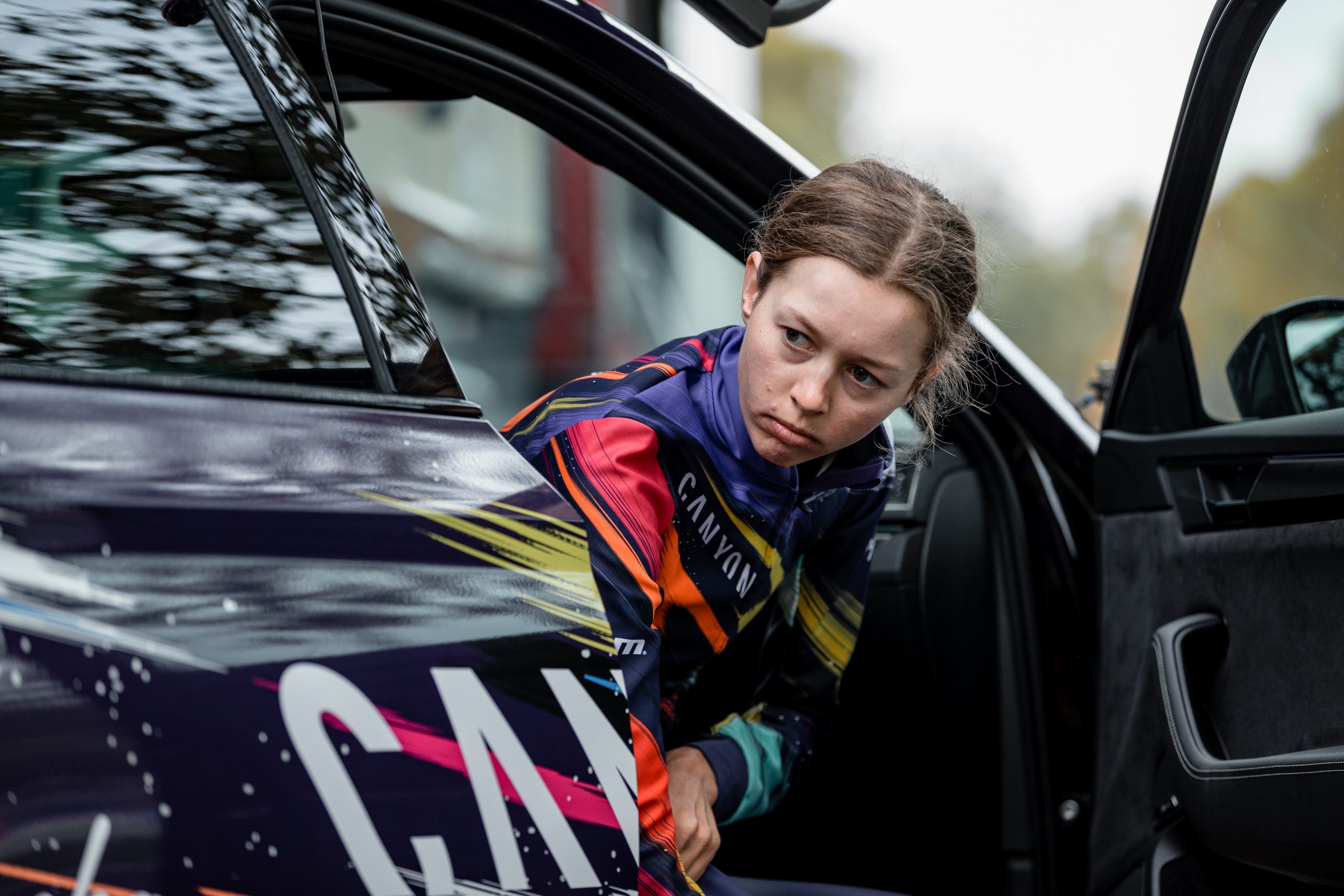 Ella signs for two years - WMNCYCLING