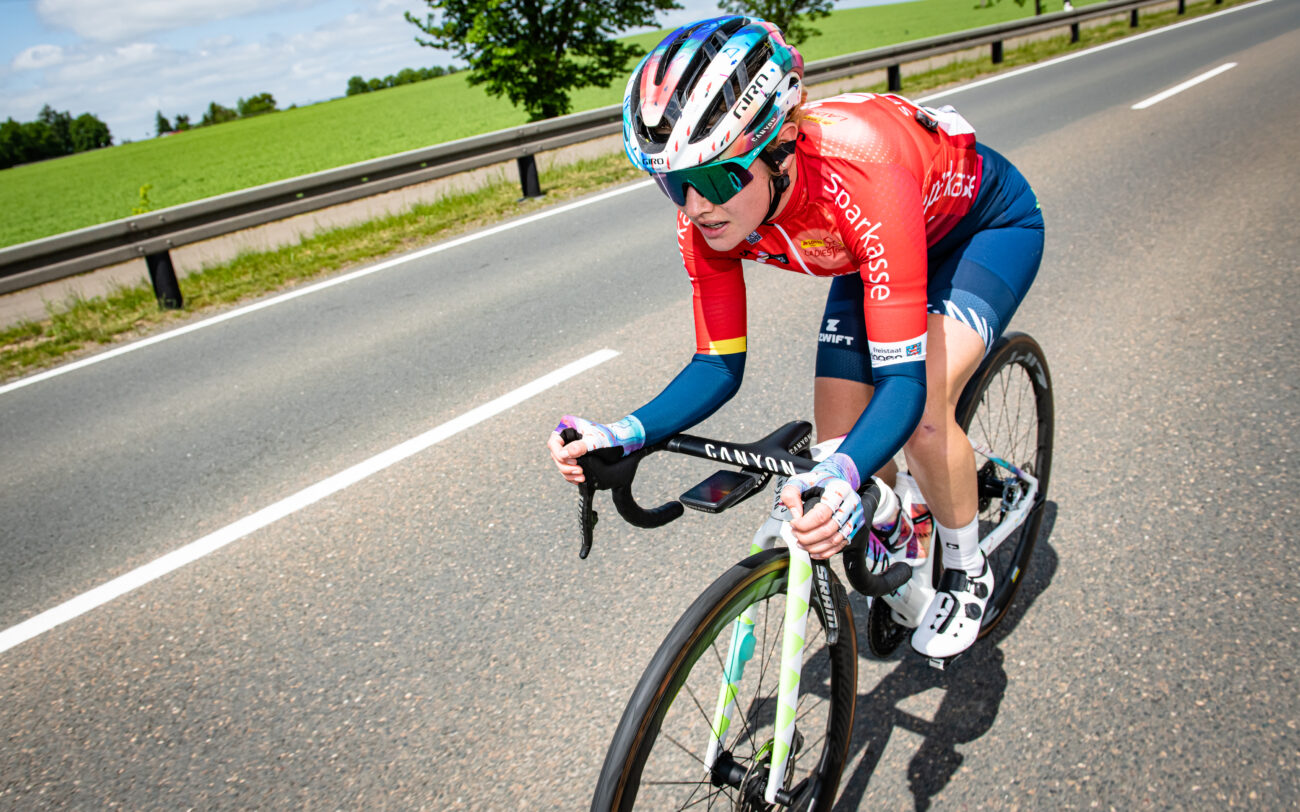 NEVE BRADBURY FINISHES ANOTHER STAGE IN THE YOUTH JERSEY IN THURINGEN ...